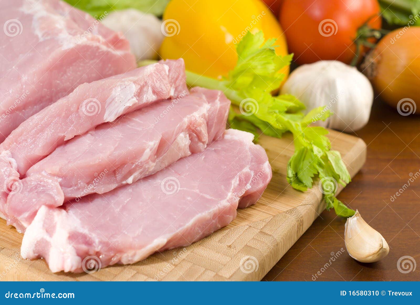 Filete De Cerdo Preparado Para Cocinar Foto de archivo - Imagen de ...