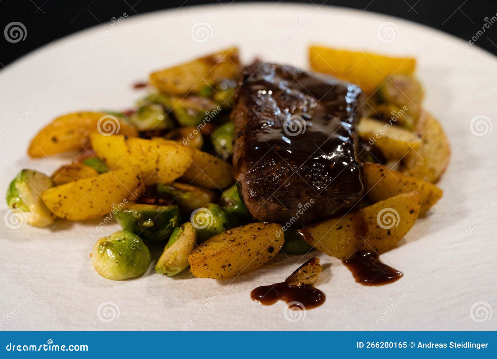 Filete De Cordero De Romero Imagen de archivo - Imagen de cordero ...