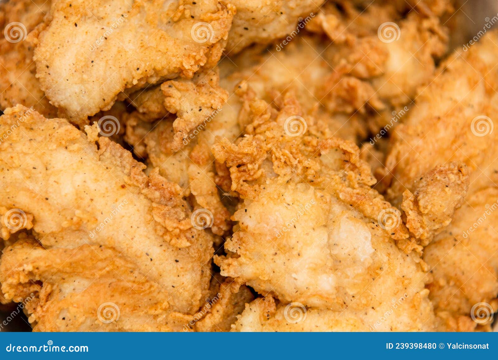 Filete De Frango Assado No Balde. Fritas De Frango Frito Com Balde De ...