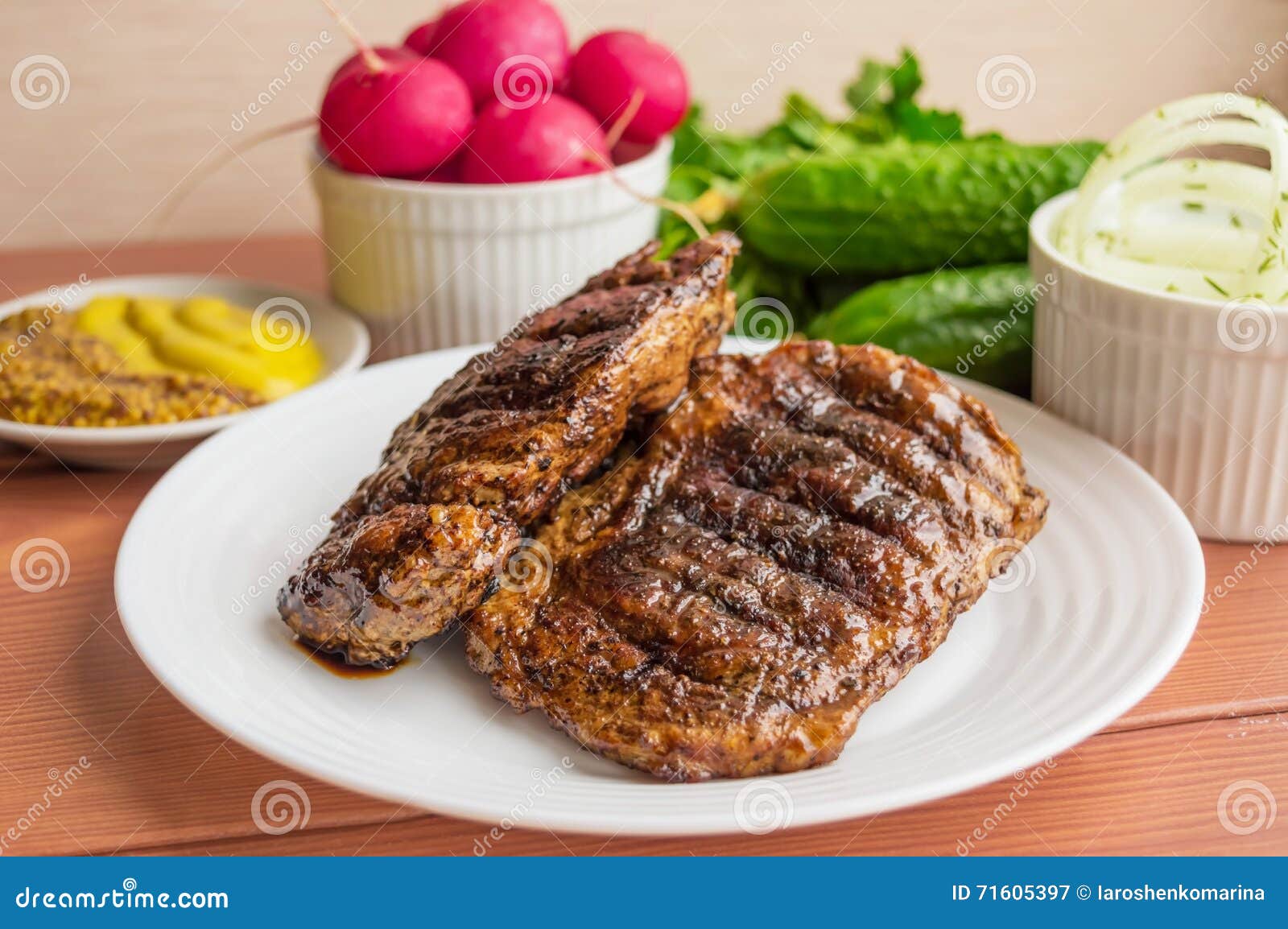 Filete Del Cerdo, Asado a La Parrilla Imagen de archivo - Imagen de ...
