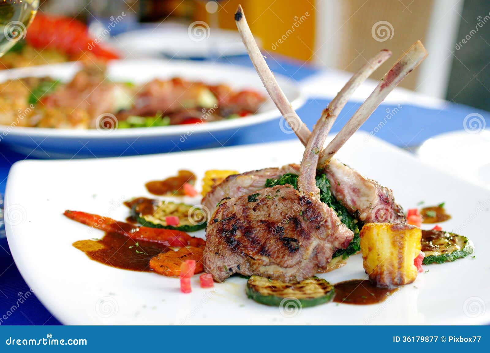 Filete Del Cordero Con La Salsa Imagen de archivo - Imagen de cene ...