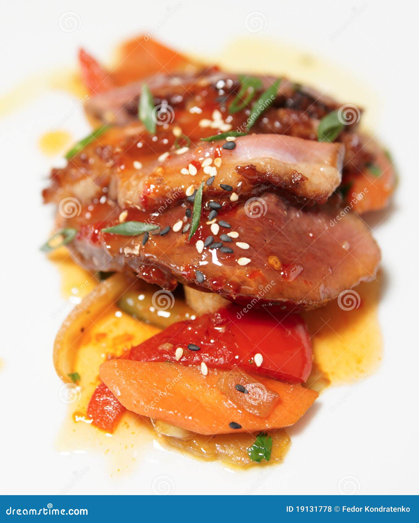 Filete Del Pato Con La Salsa Sabrosa Foto de archivo - Imagen de primer ...