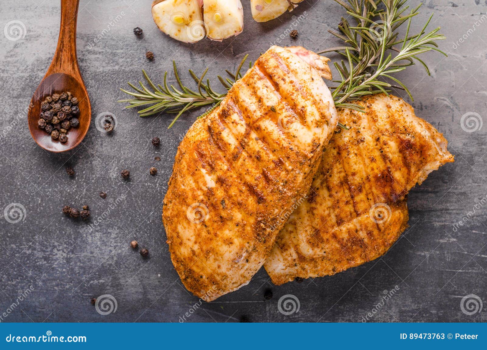 Filete Del Pollo Asado a La Parrilla Imagen de archivo - Imagen de ...