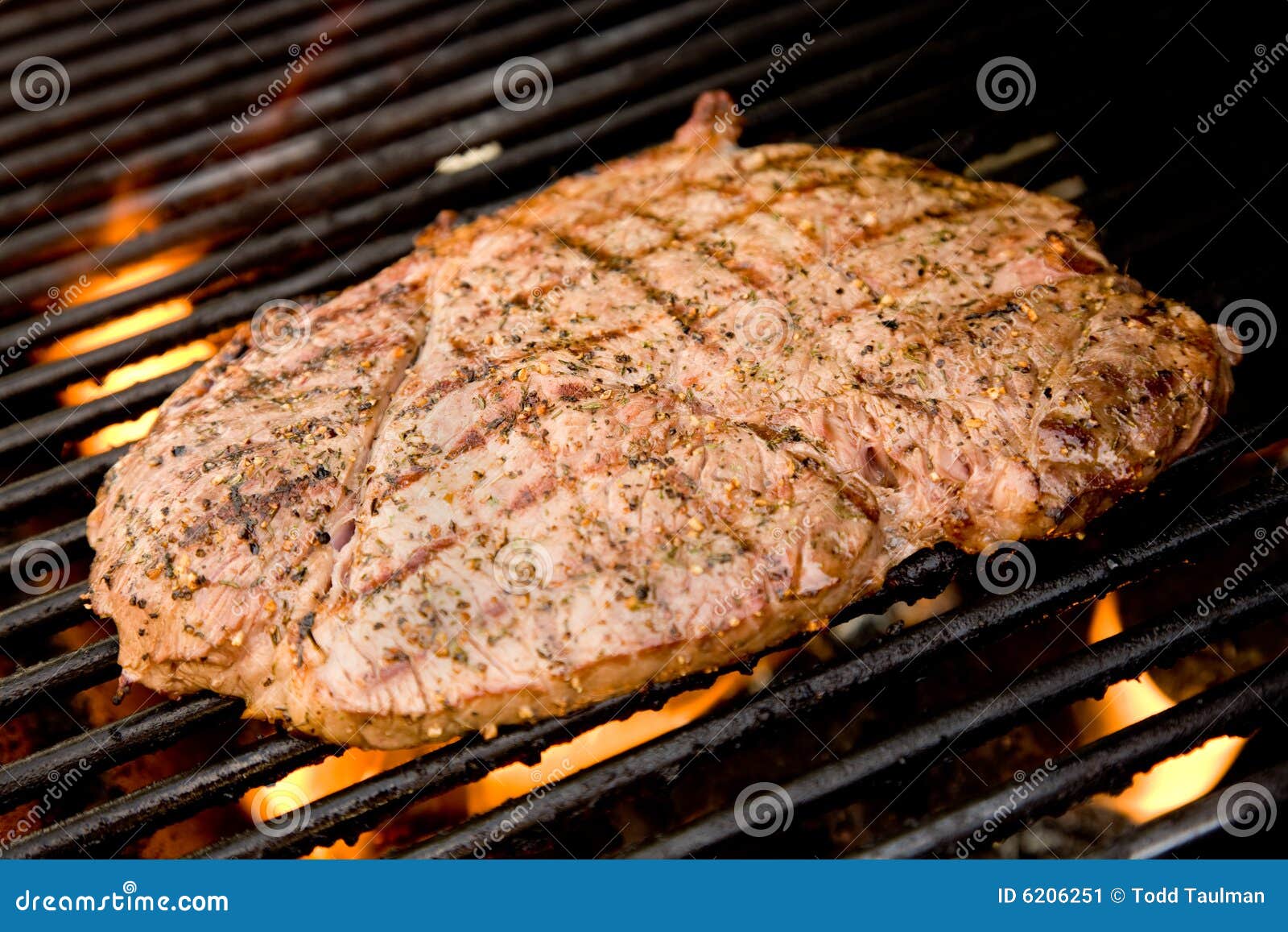 Filete en la parrilla imagen de archivo. Imagen de chevronné - 6206251