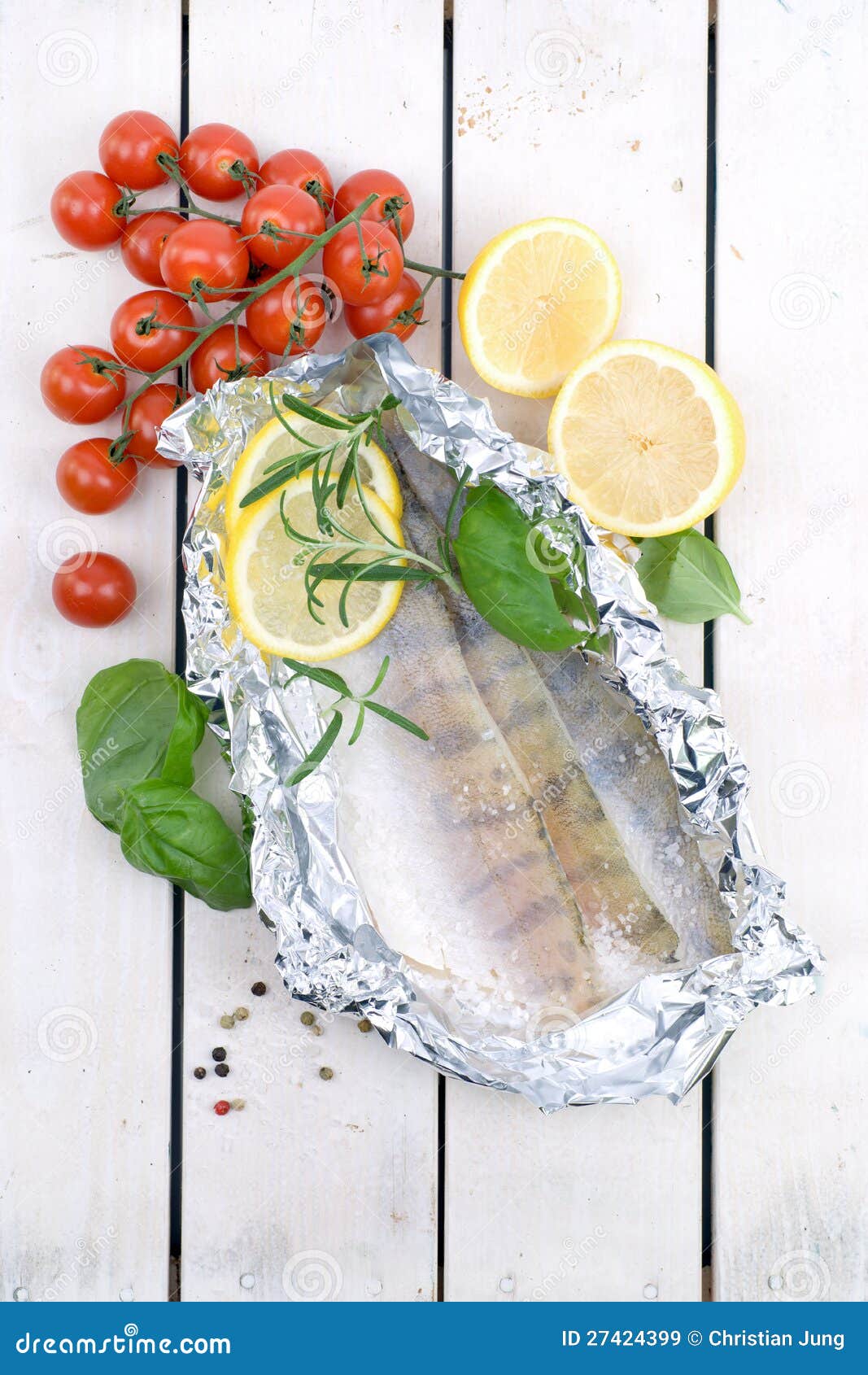 Filete Fresco Del Pikeperch Imagen de archivo - Imagen de perca, lucio ...