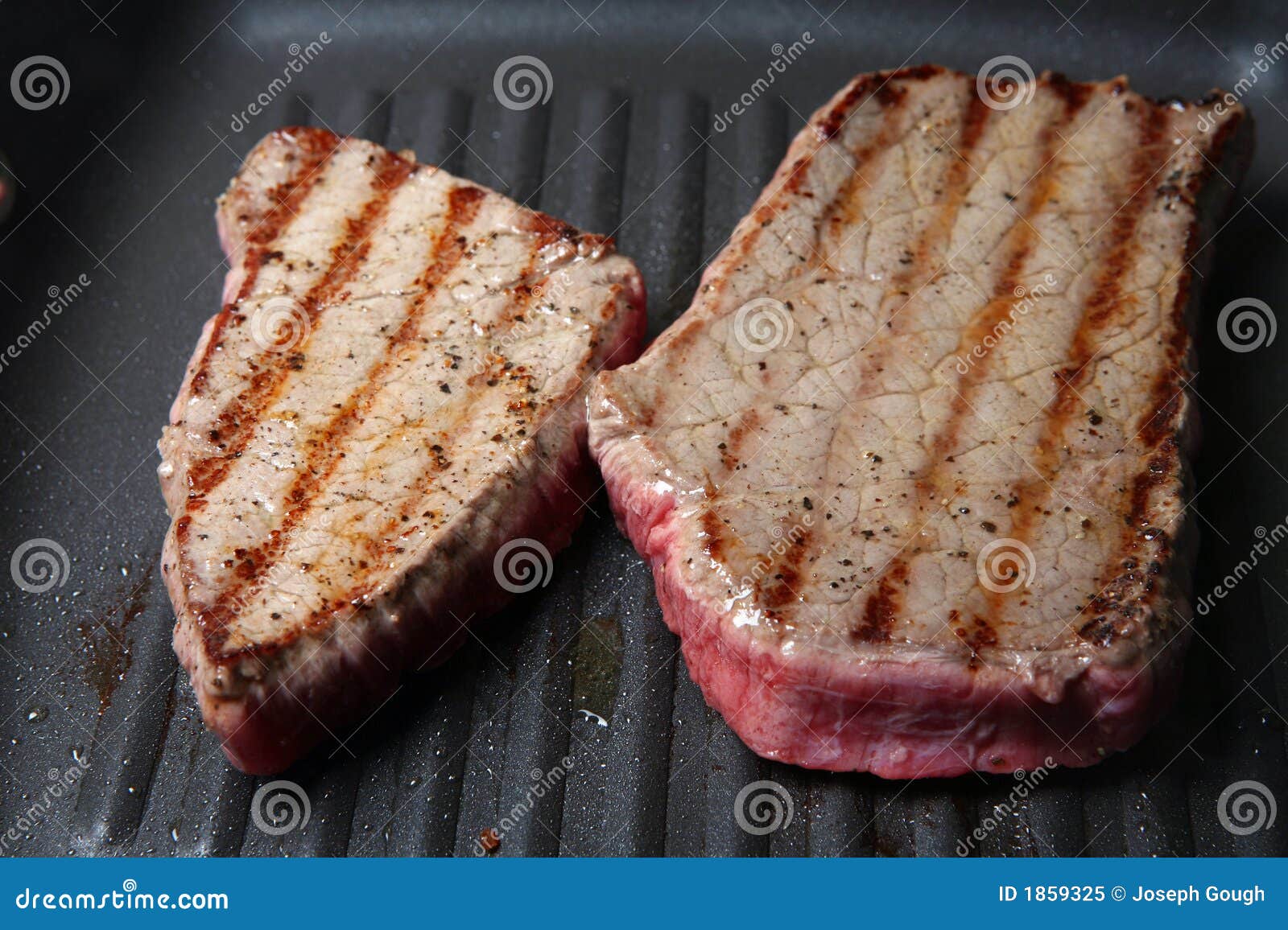 Filetes Asados a La Plancha Imagen de archivo - Imagen de caliente ...