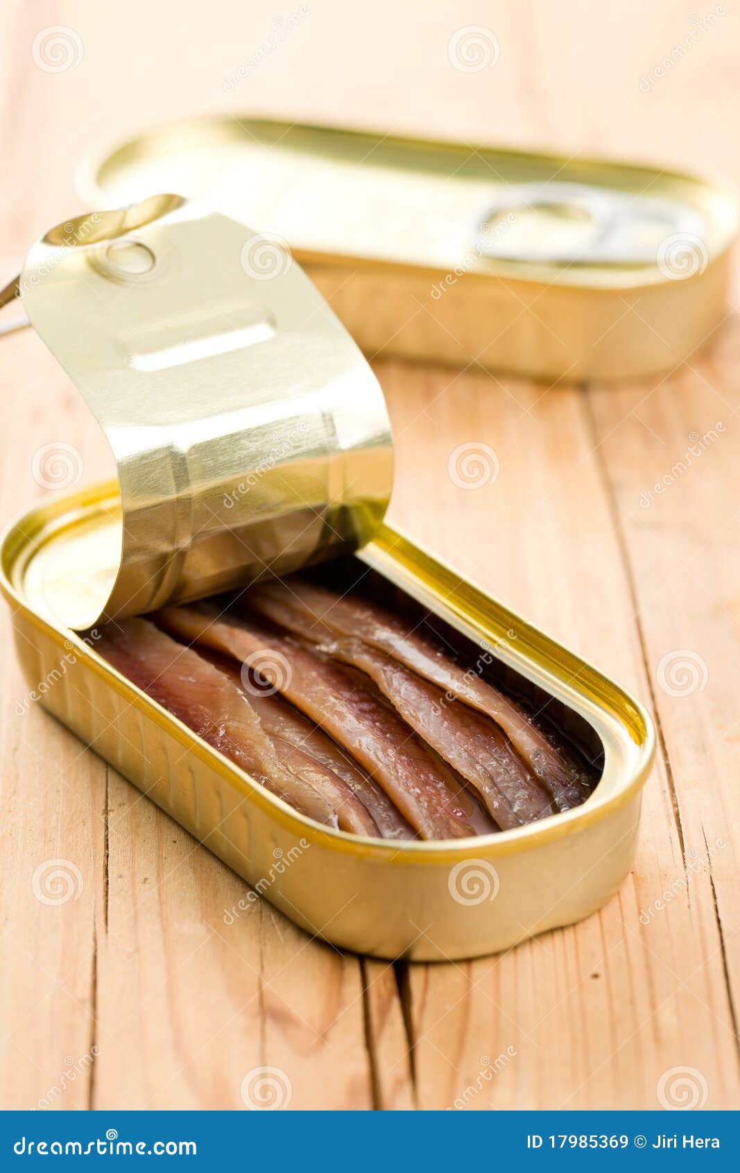 Filetes De Las Anchoas En Poder De Estaño Imagen de archivo - Imagen de ...