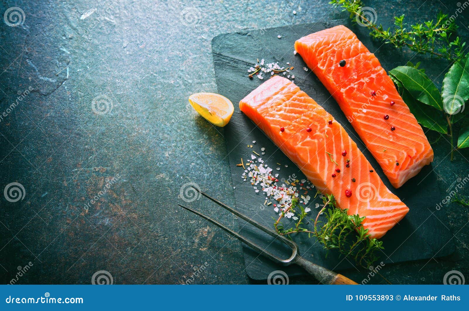 Filetti Di Bue Di Color Salmone Freschi Immagine Stock - Immagine di ...