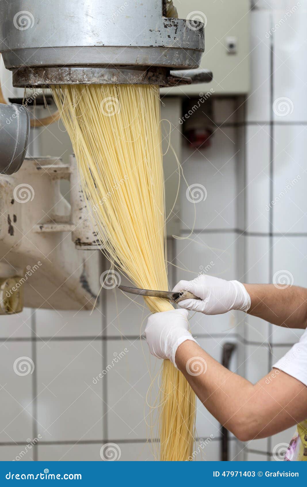 Filini pasta stock image. Image of machine, sheet, hand - 47971403