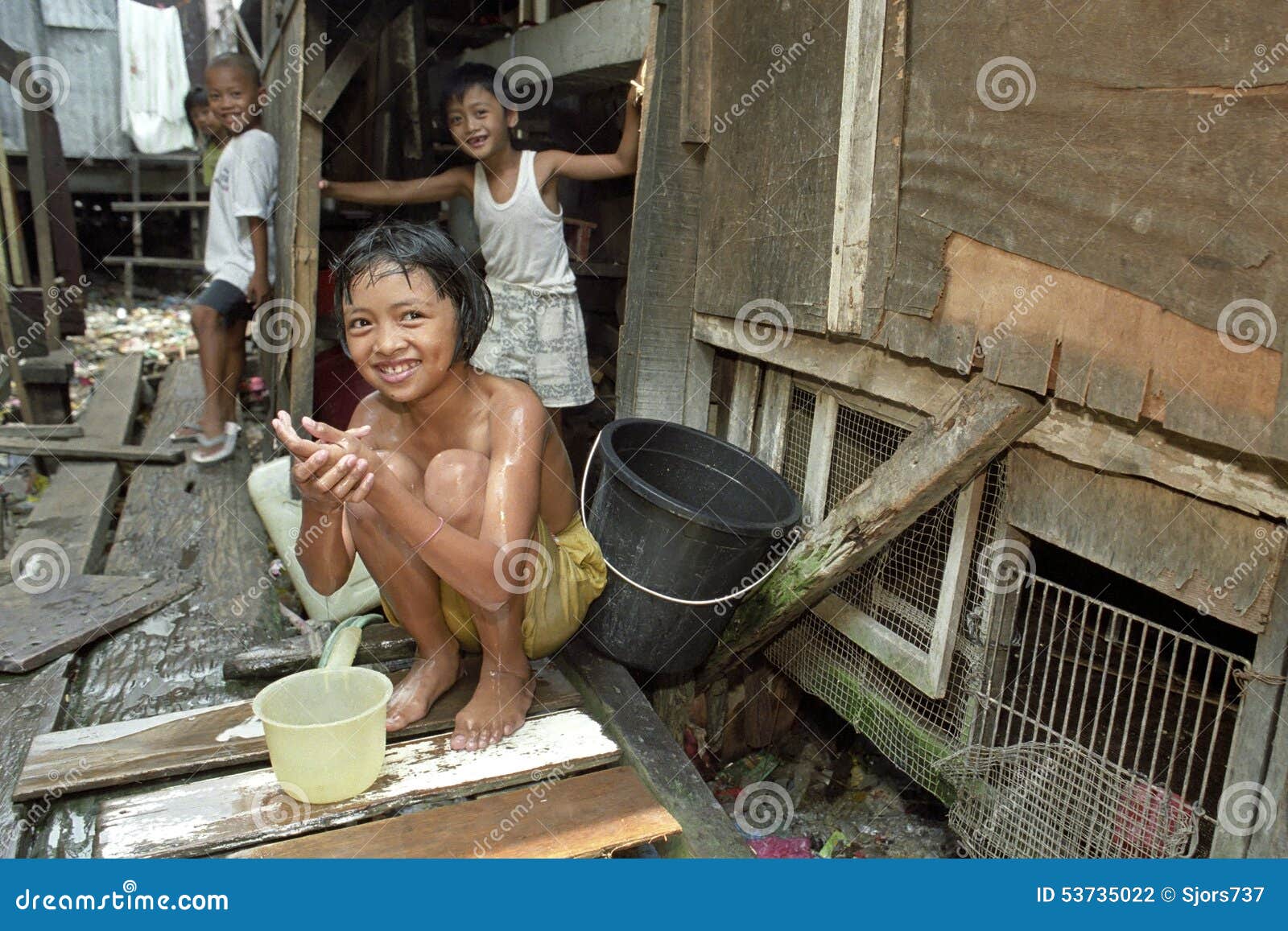 Poor Filipino Family Living In Slum Packwood, Manila Editorial Photo ... Poor Filipino Family Living In Slum Packwood, Manila Editorial Photo ...