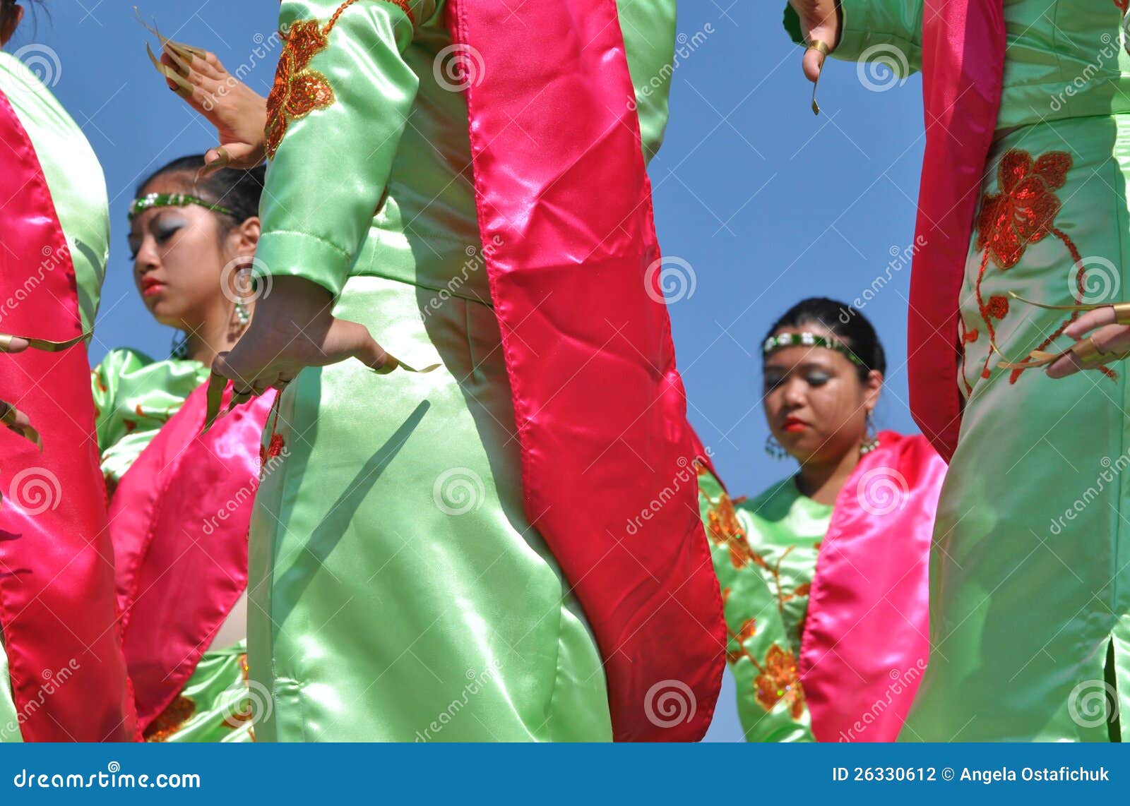 Filipino Dancers editorial photography. Image of traditional - 26330612