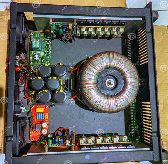 Fill the Electronic Components in the 2400 Watt Amplifier Box Stock ...