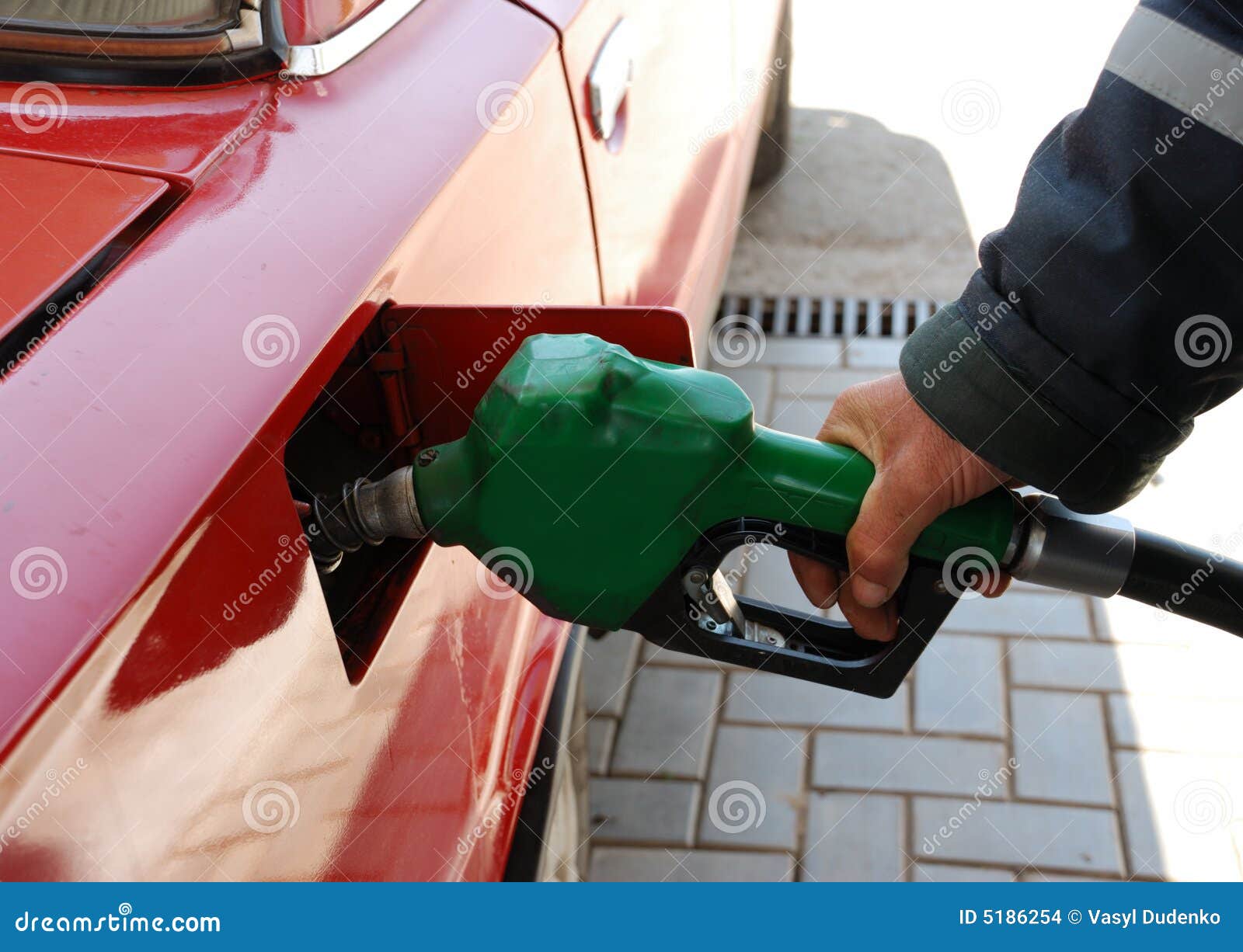 Fill up of gasoline stock photo. Image of outdoors, prices - 5186254