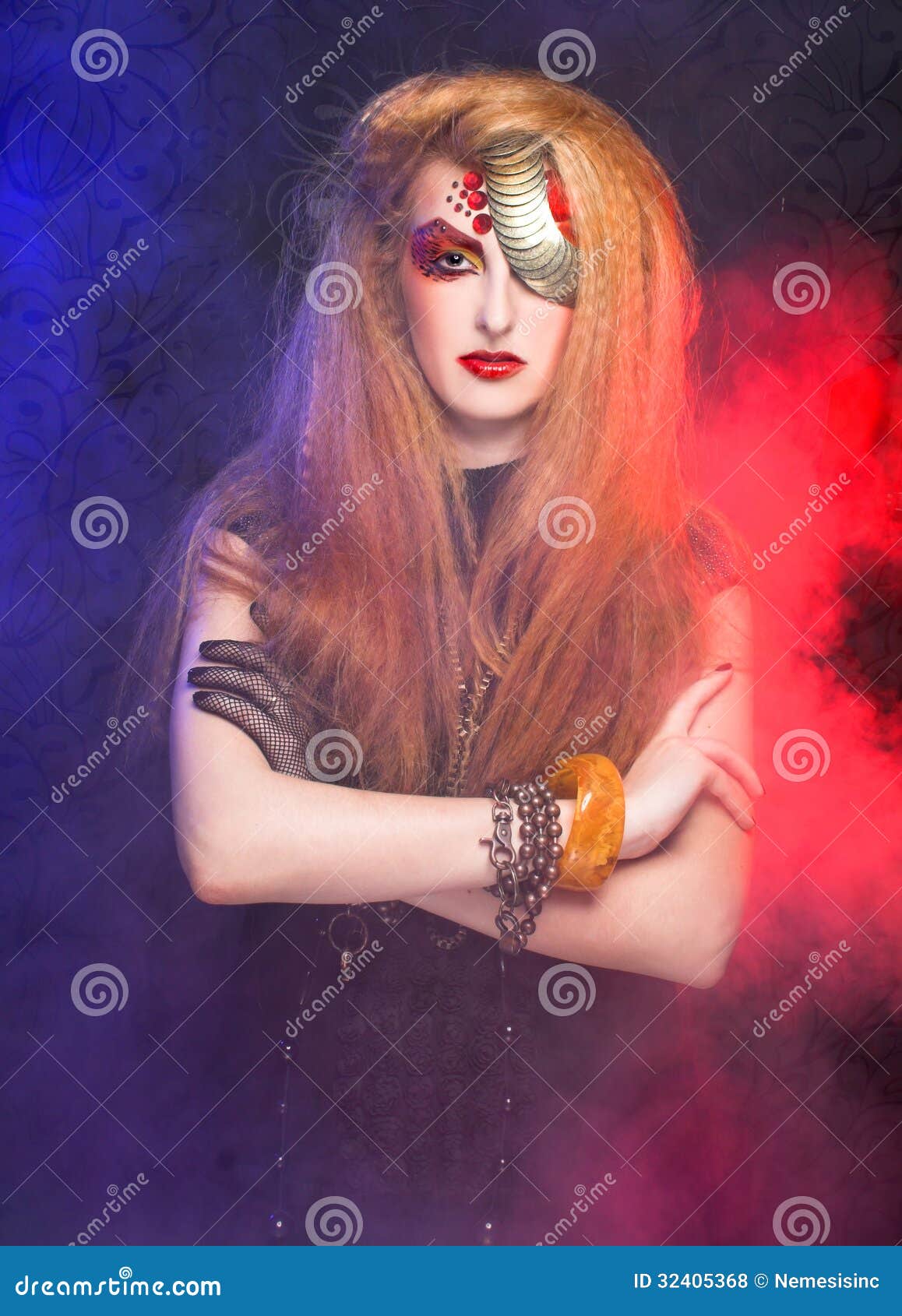 Fille borgne photo stock. Image du gant, beauté, caucasien - 32405368