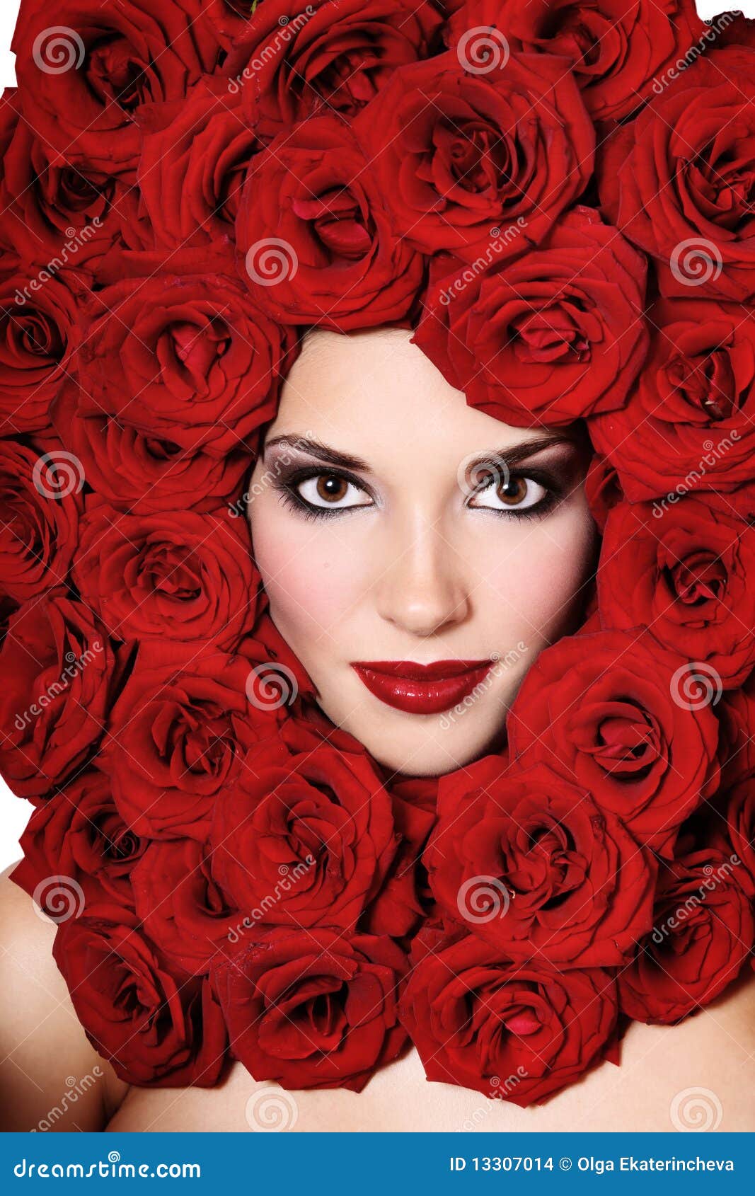 Fille Dans Les Roses Rouges Photo stock - Image of branché, beauté ...