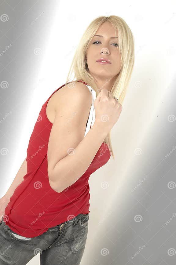 Fille de danger threating photo stock. Image du cosmétiques - 2148318