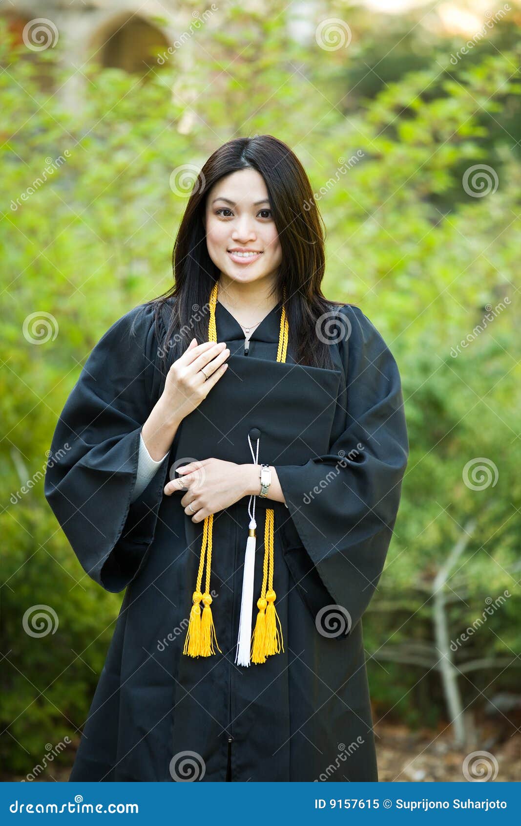 Fille de graduation image stock. Image du graduation, asiatique - 9157615