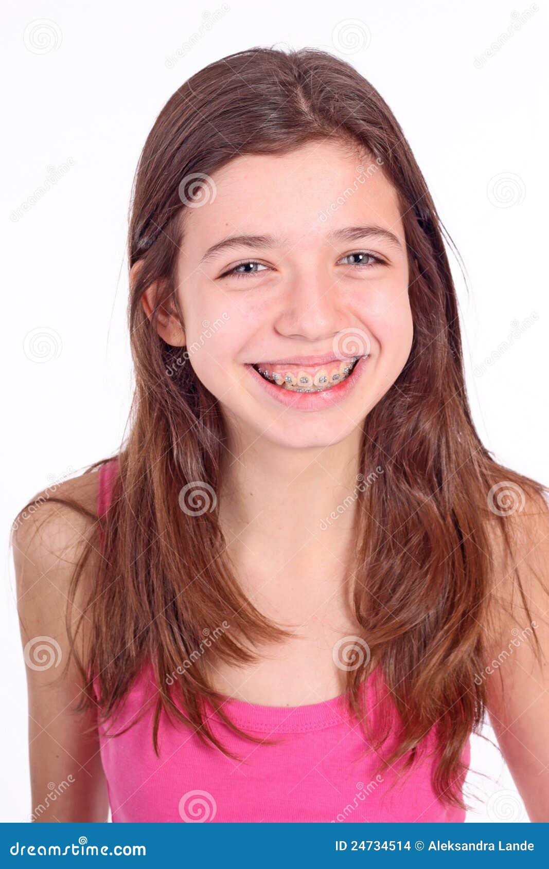 Fille De Ladolescence Avec Des Brides Photo Stock Image Du Salle