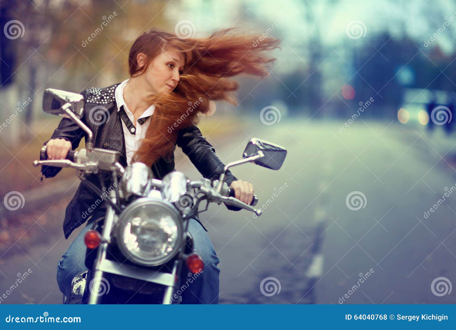 Fille De Motard Sur La Moto Photo Stock Image Du Fille Vélo 64040768