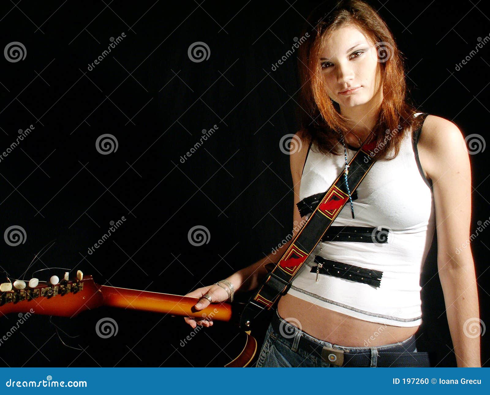 Fille De Roche Avec La Guitare Photo Stock Image Du Roche Femme 197260