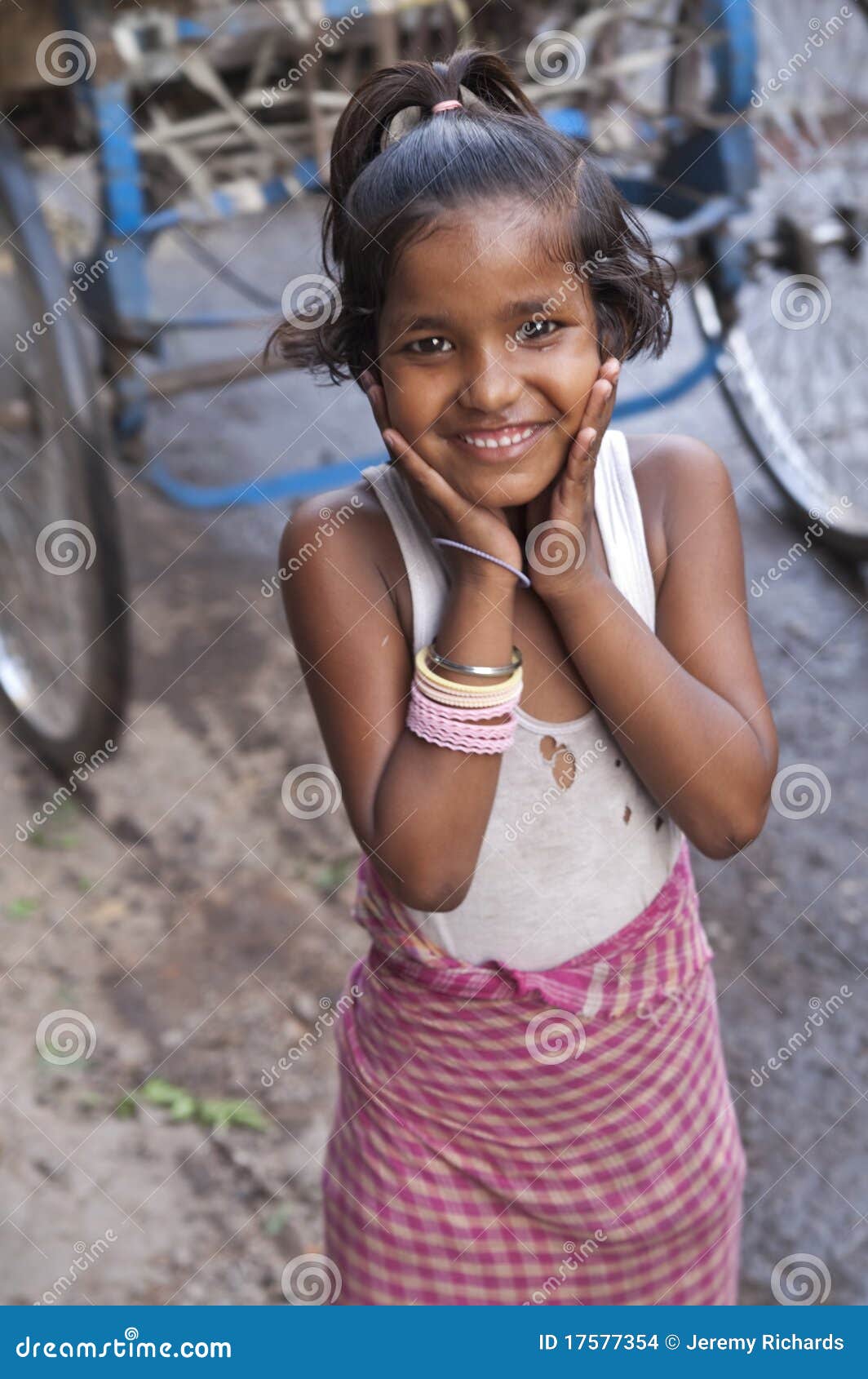 Fille de rue indienne image stock éditorial. Image du indien - 17577354