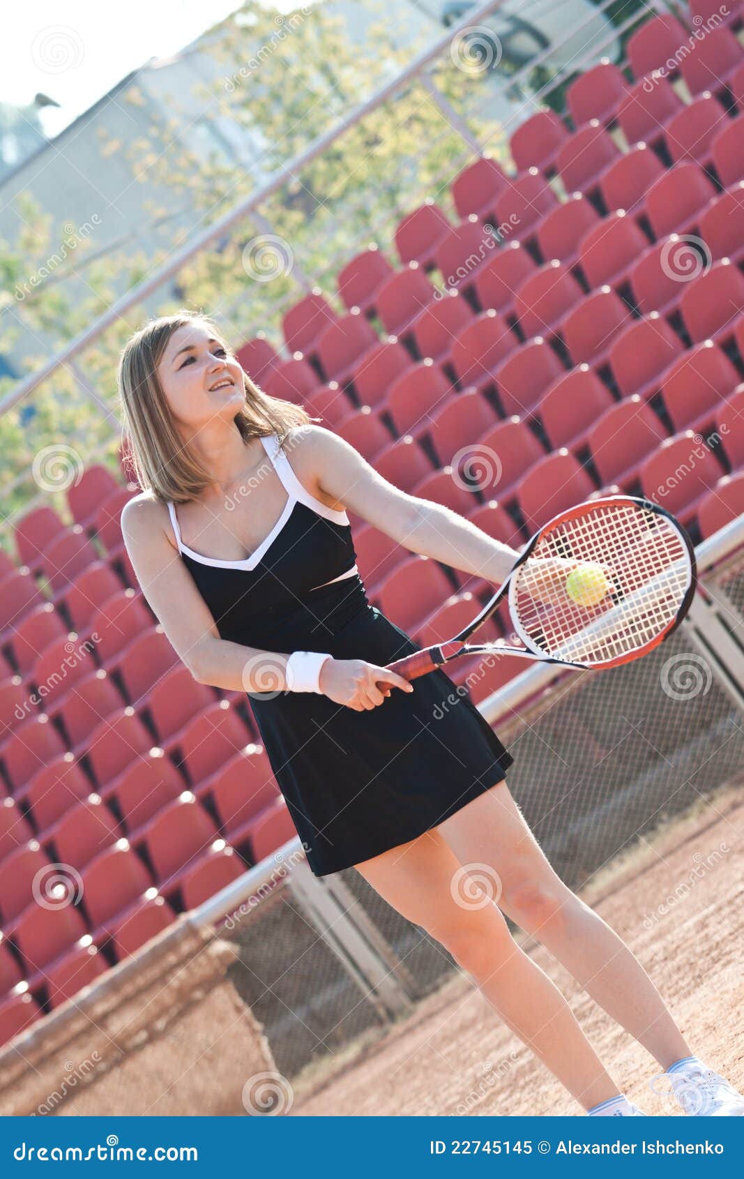 Fille de tennis. image stock. Image of lifestyle, loisirs - 22745145