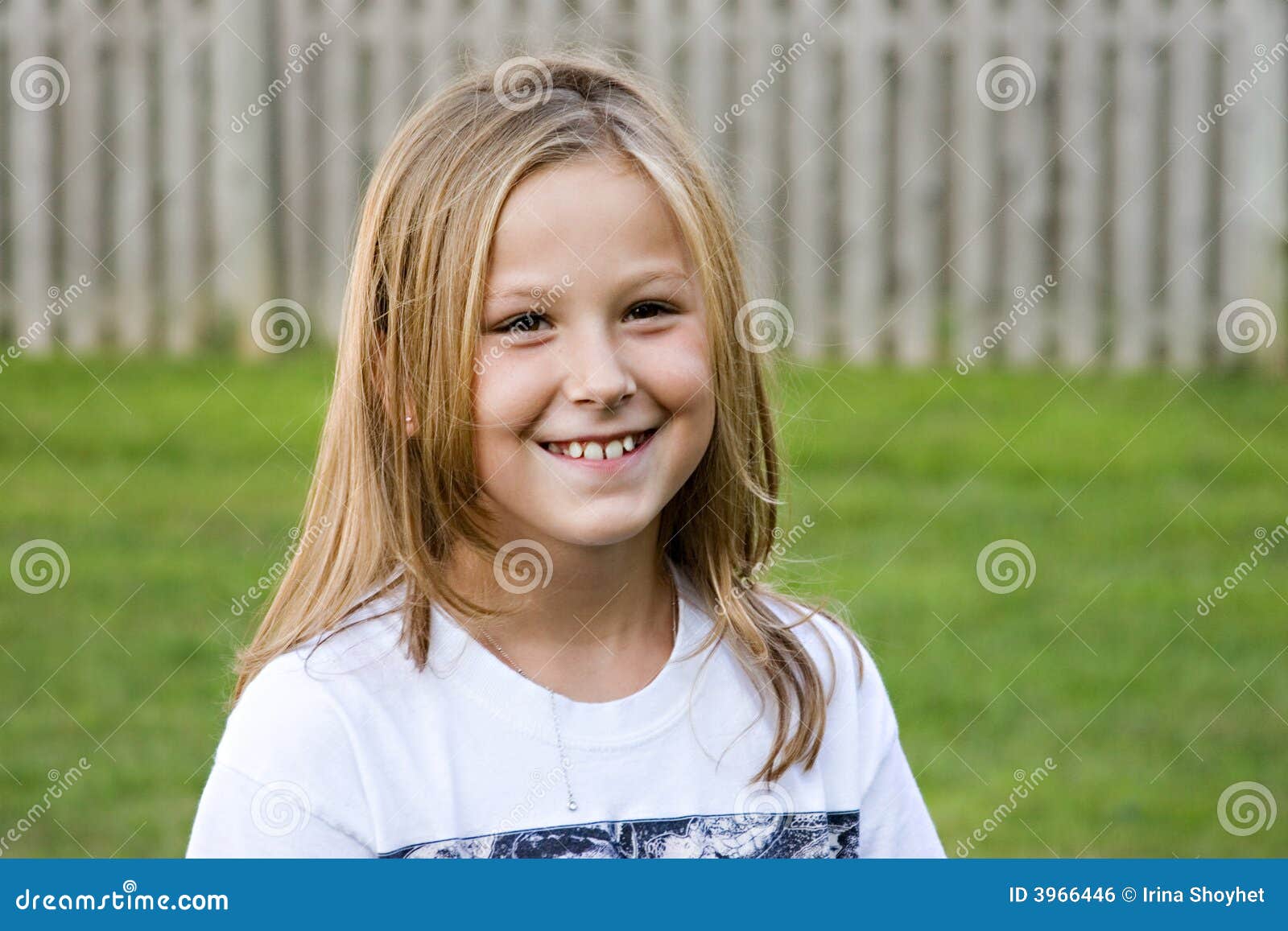 Fille douce photo stock. Image du santé, gens, caucasien - 3966446