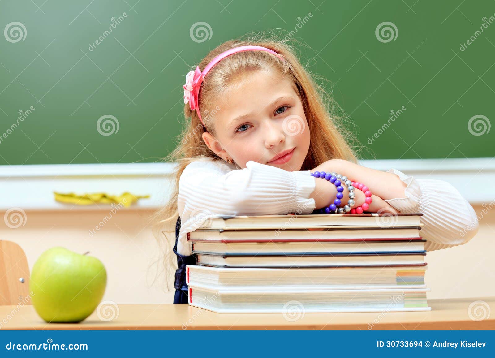 Fille hirsute photo stock. Image du fille, intelligente - 30733694