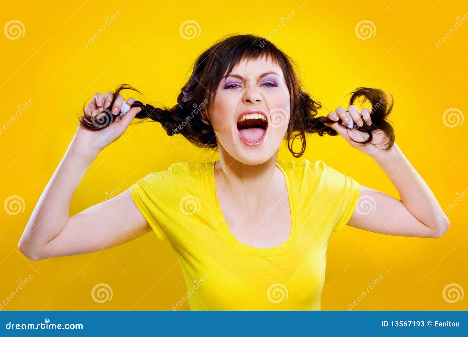 Fille intelligente image stock. Image du effectuez, jeune - 13567193