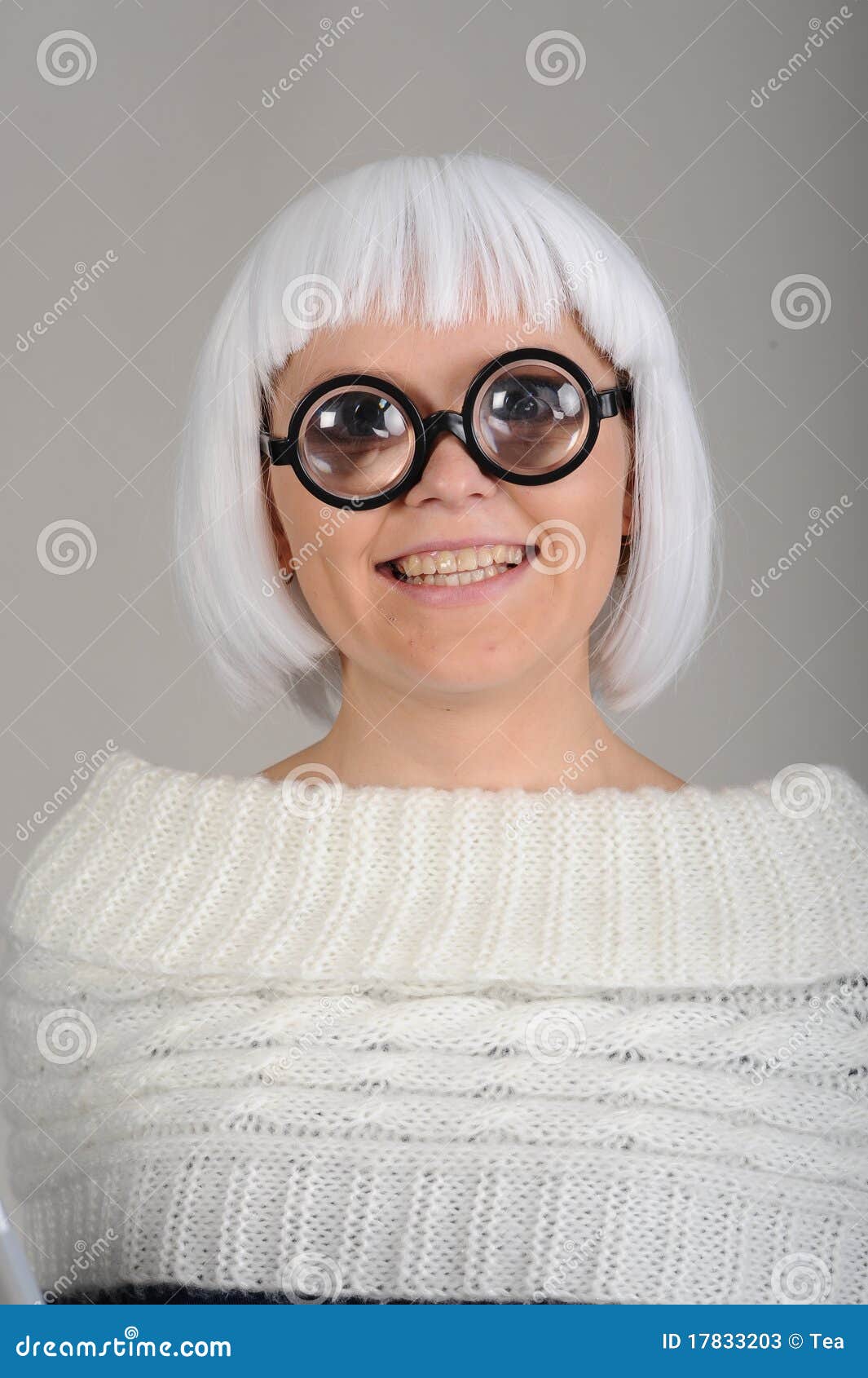 Fille intelligente image stock. Image du adulte, personne - 17833203