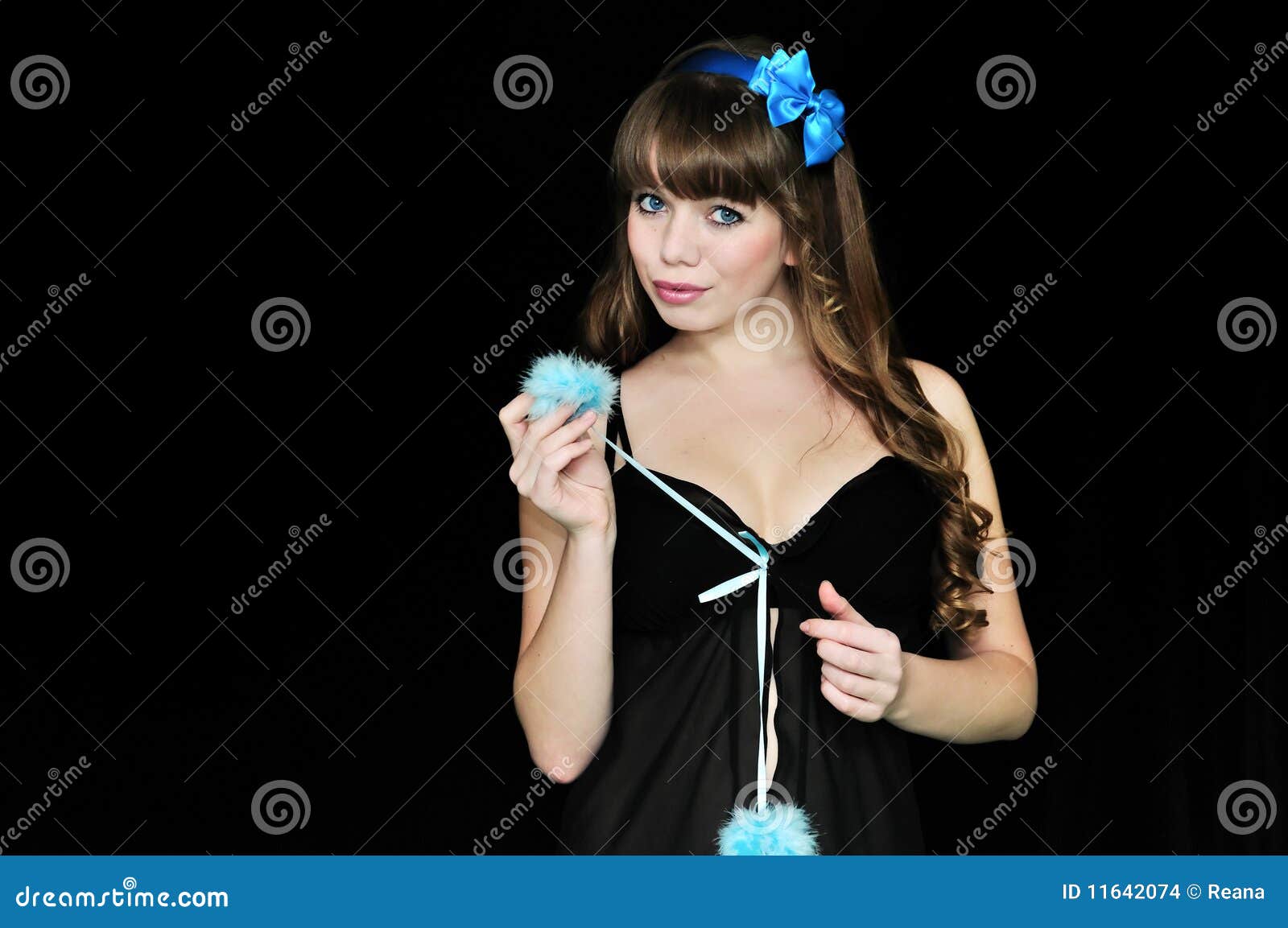 Fille Pin Vers Le Haut Au Dessus De Fond Noir Photo Stock Image Du Fille Innocence 11642074