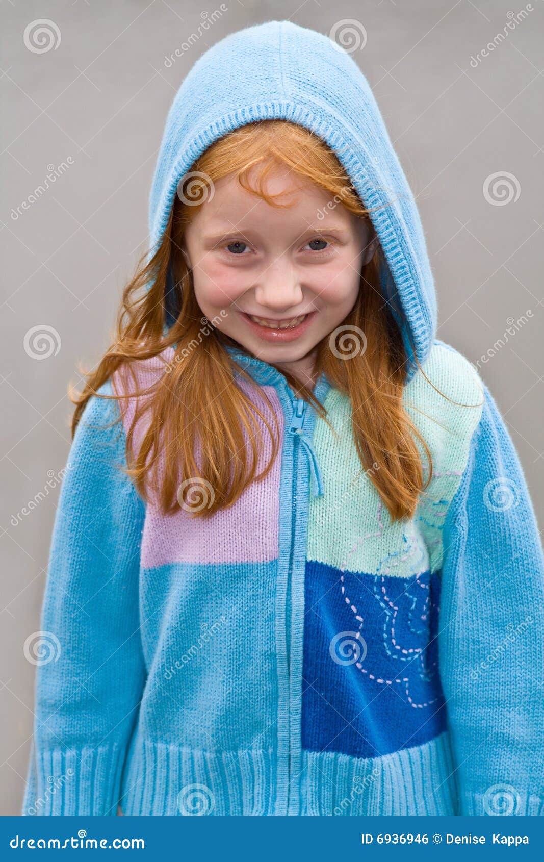 Fille rousse photo stock. Image du roux, visage, enfant - 6936946