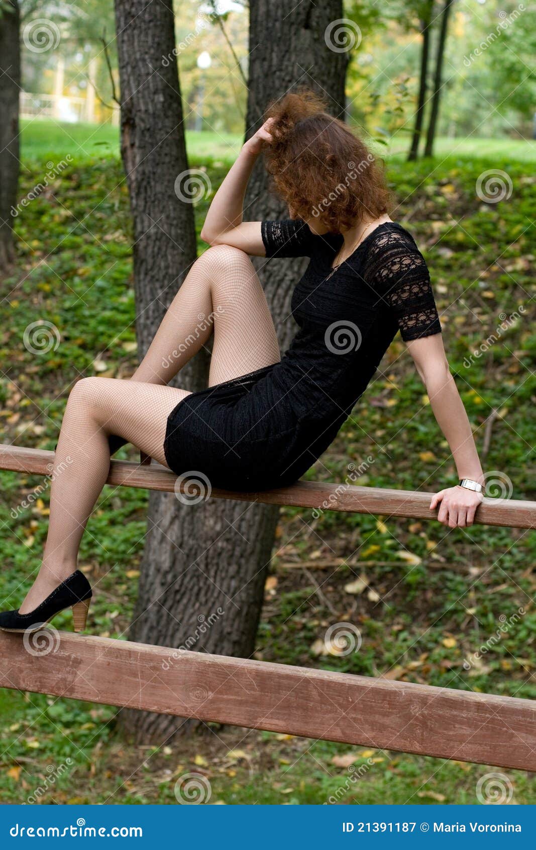 Fille Sexy En Stationnement Dautomne Image Stock Image Du Adulte
