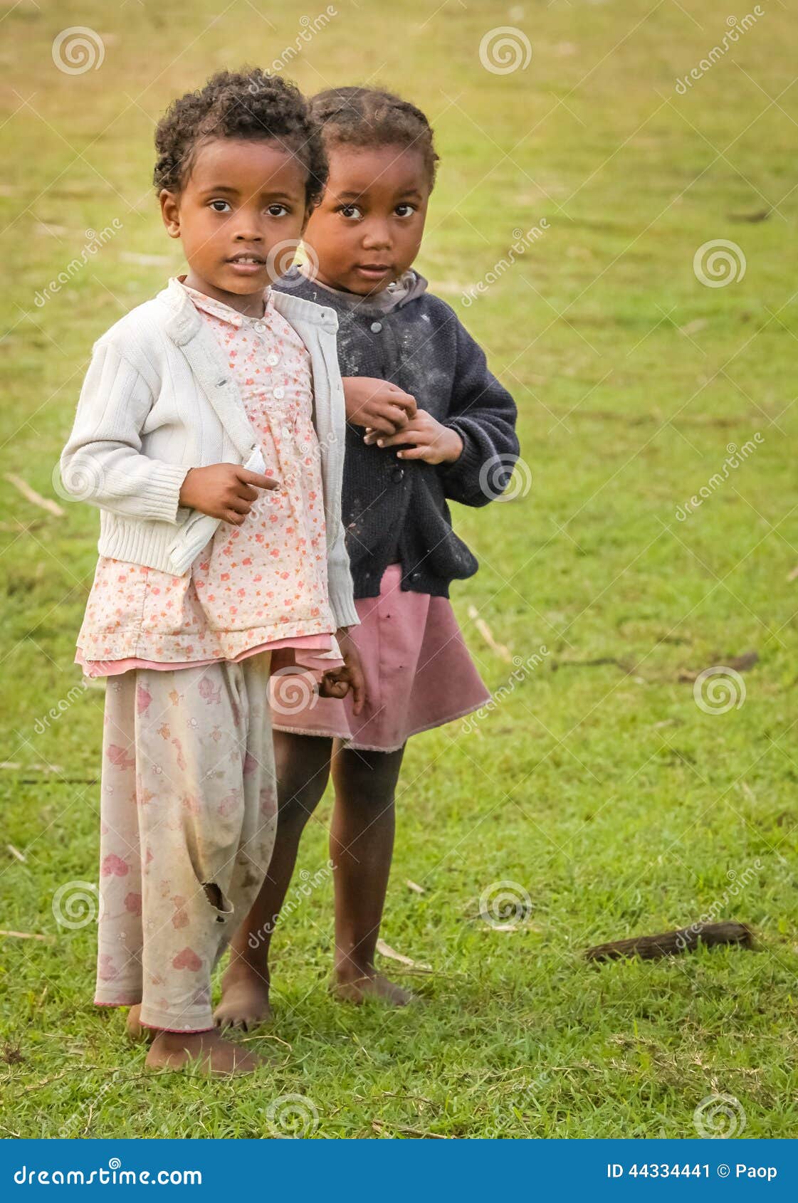 Filles malgaches photo éditorial. Image du malgache, pose - 44334441