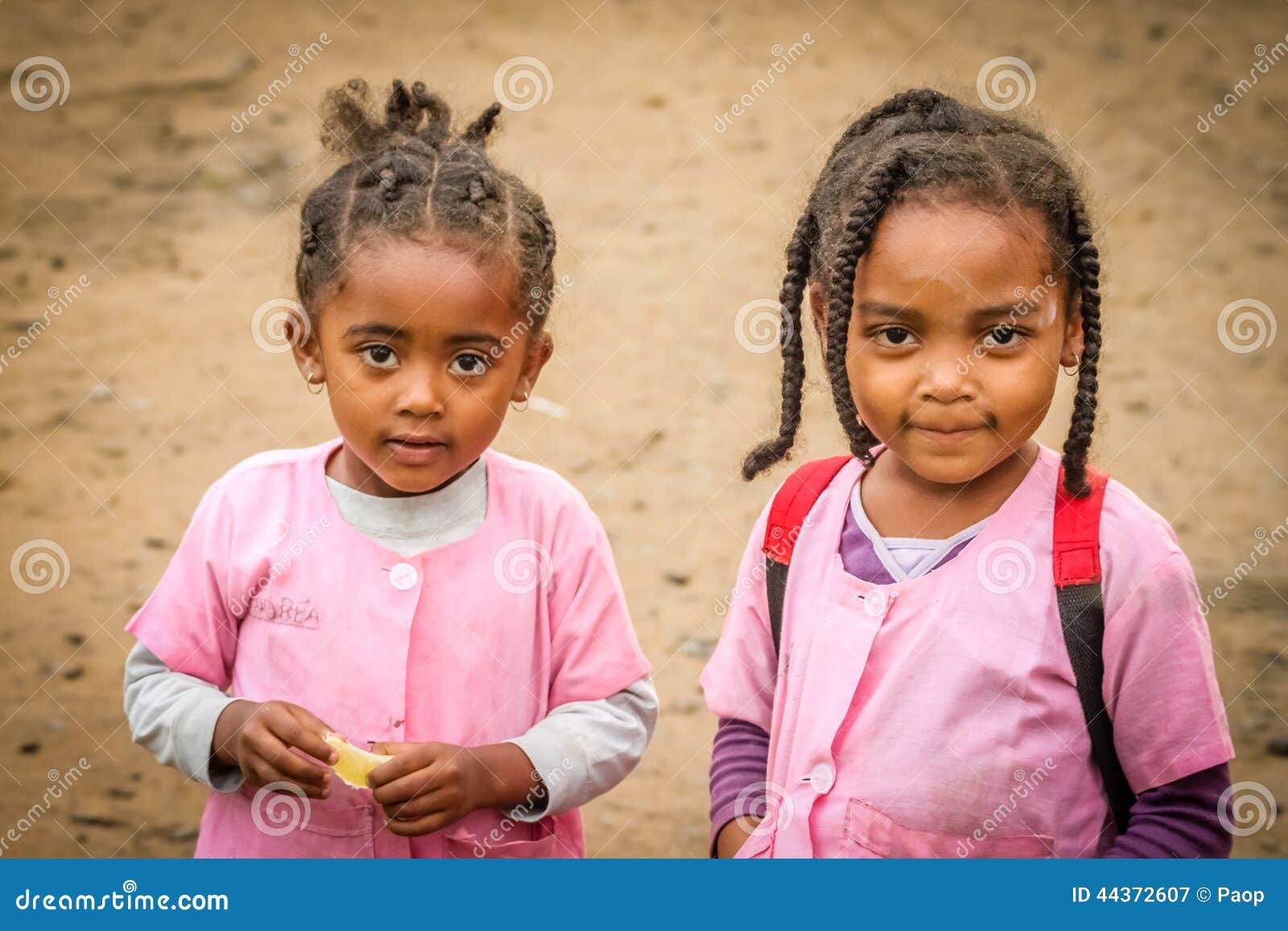 Filles Malgaches Venant De L'école Photographie éditorial - Image du ...