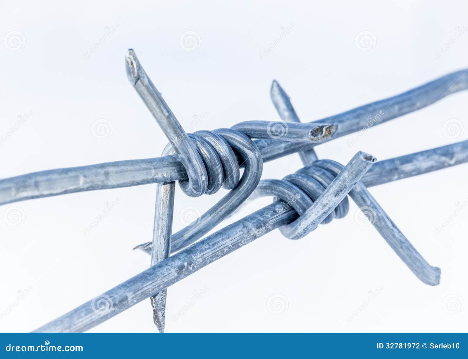 Filo spinato del metallo fotografia stock. Immagine di embargo - 32781972