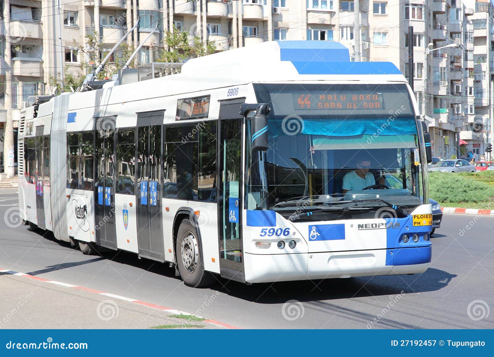 Filobus di Neoplan fotografia editoriale. Immagine di autobus - 27192457