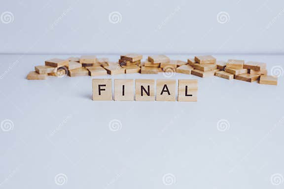 FINAL Das Palavras Feito Com Letras De Madeira Do Bloco ABC De Madeira ...