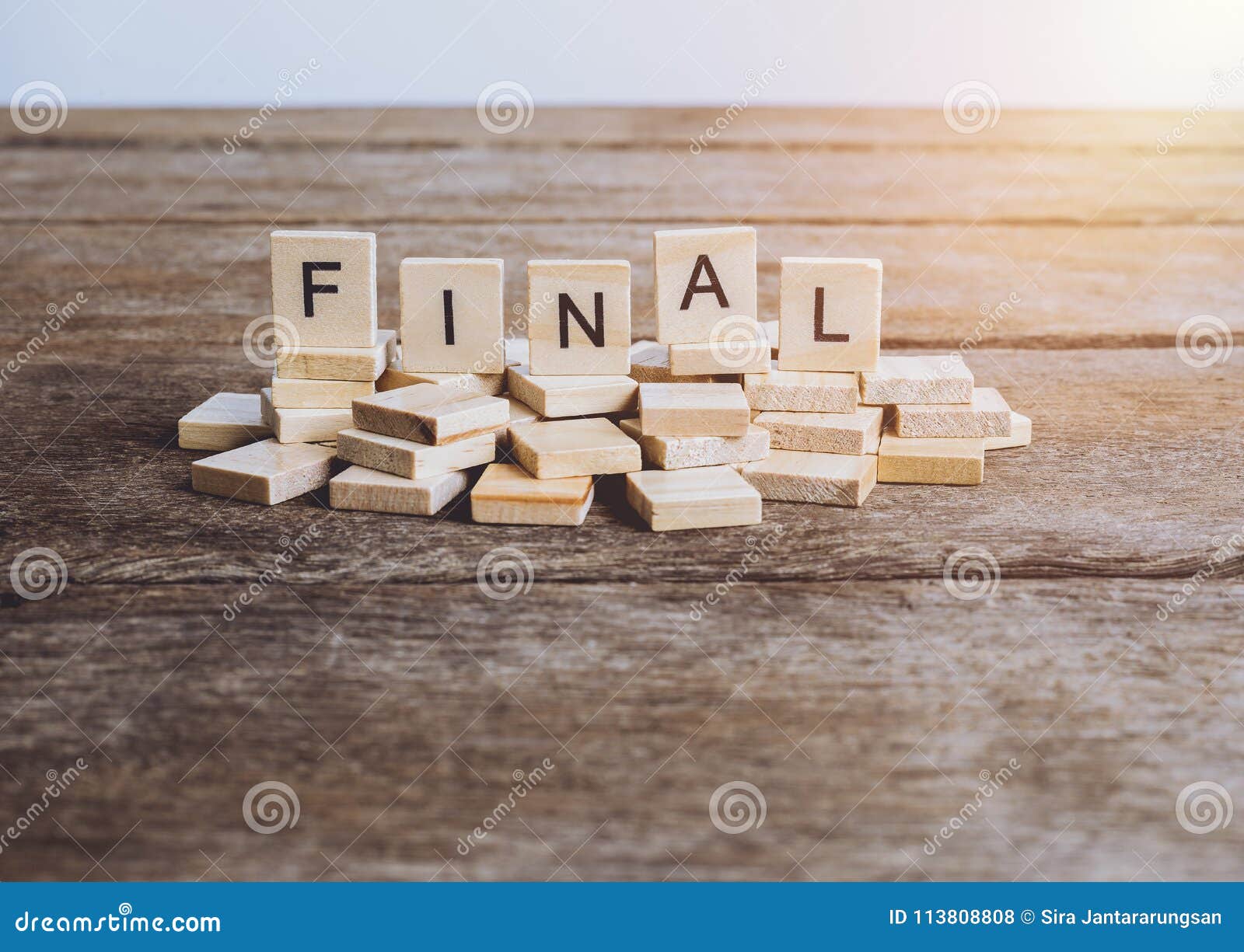 FINAL De Las Palabras Hecho Con Las Letras De Madera Del Bloque ABC De ...