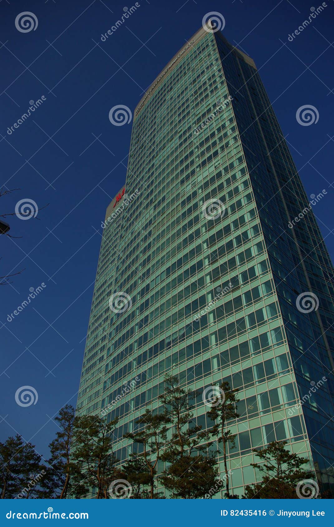Financial Building editorial photo. Image of architecture - 82435416