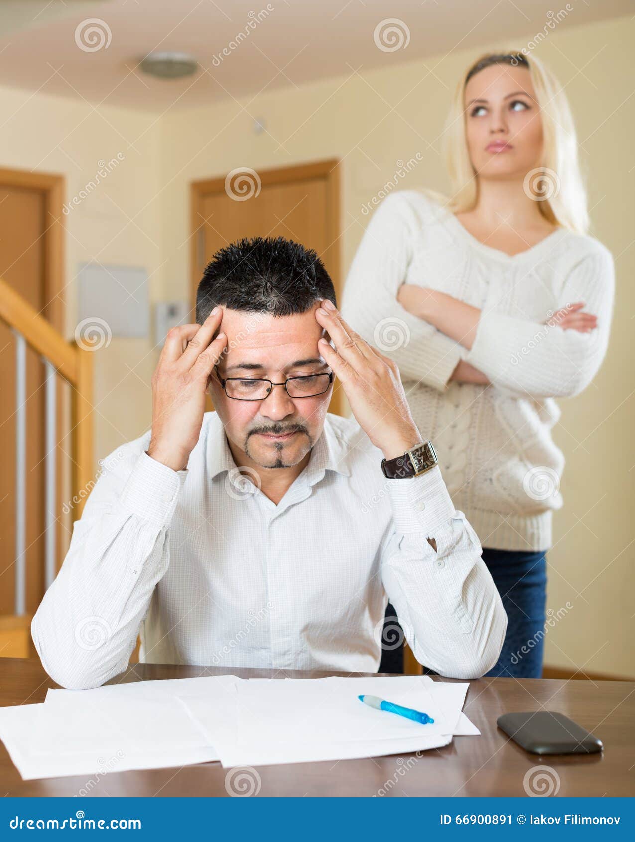 Financial Problems in the Family Stock Image - Image of crisis ...