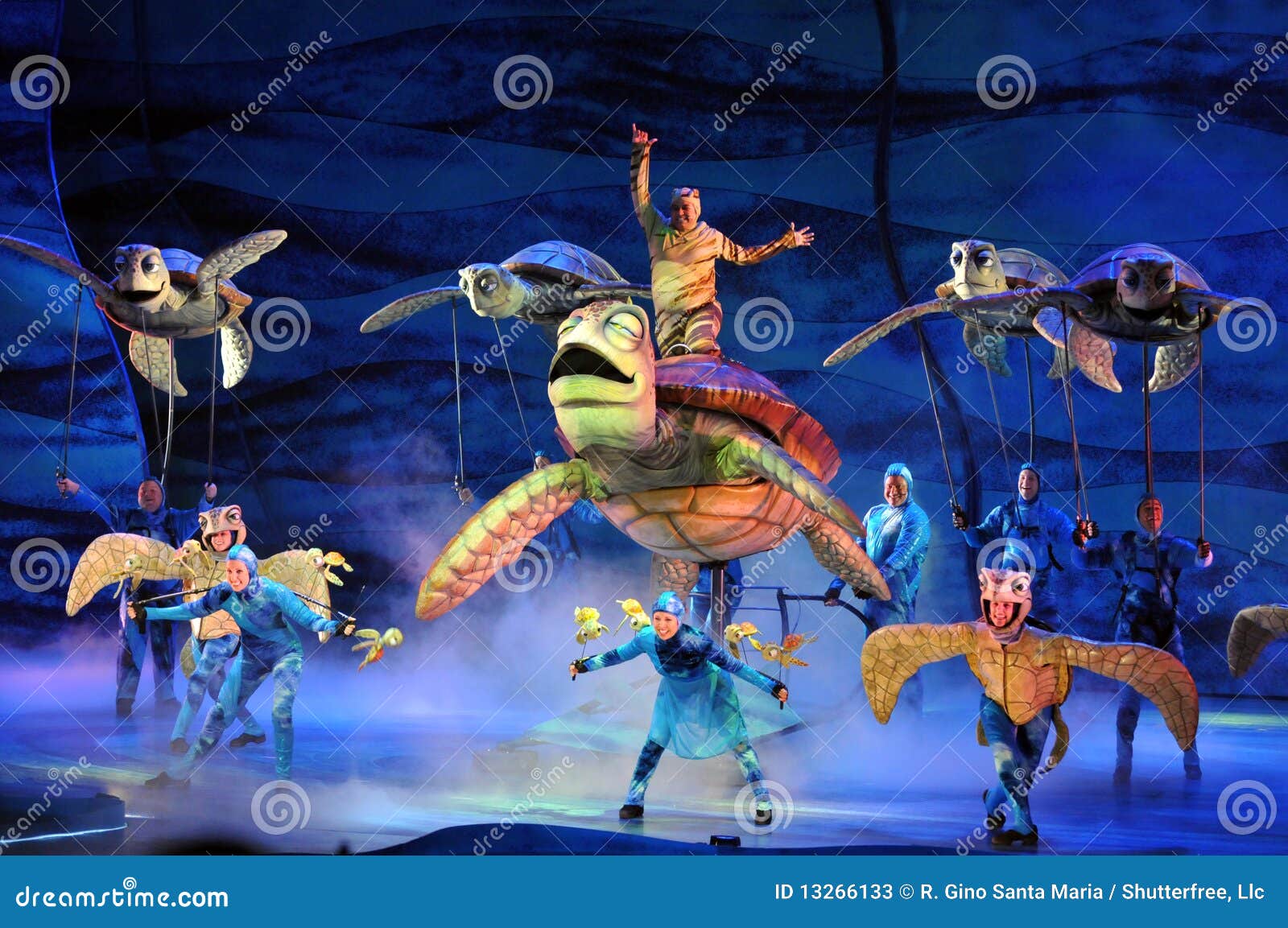 Finding Nemo Play at Disney World Editorial Stock Photo - Image of ...