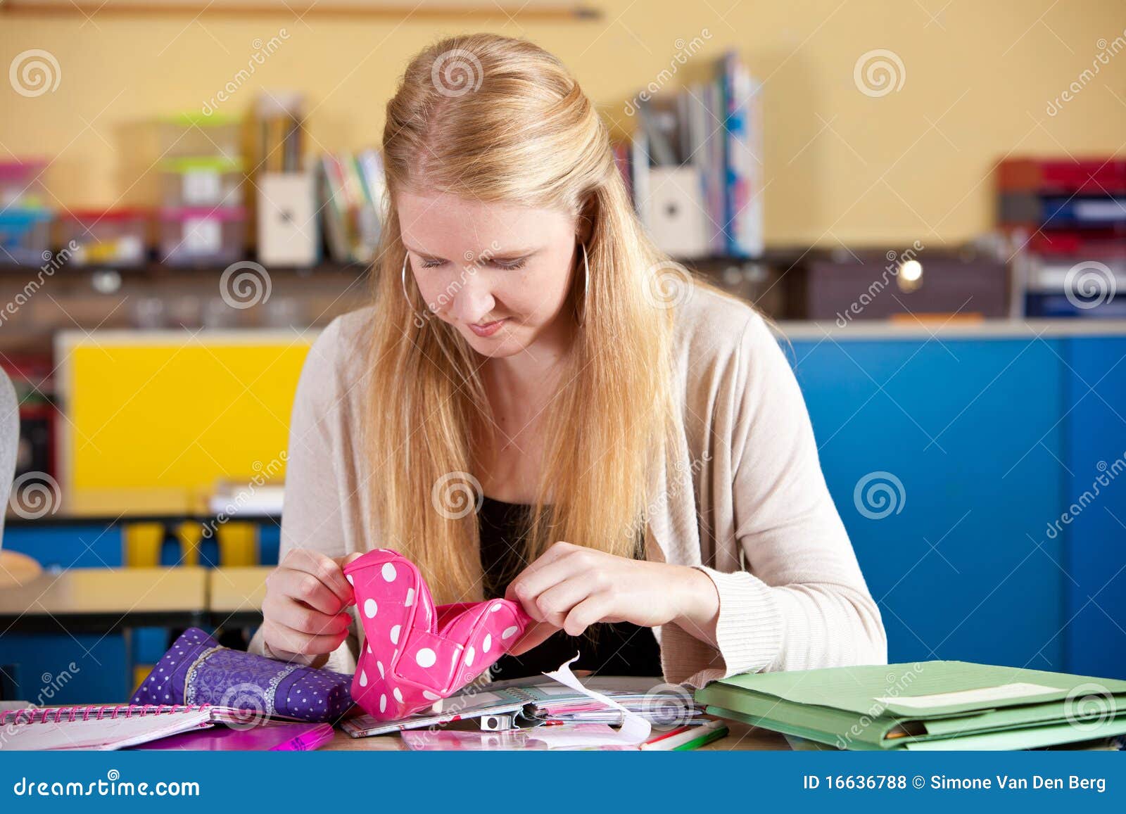 Finding a pen stock photo. Image of desk, people, classroom - 16636788