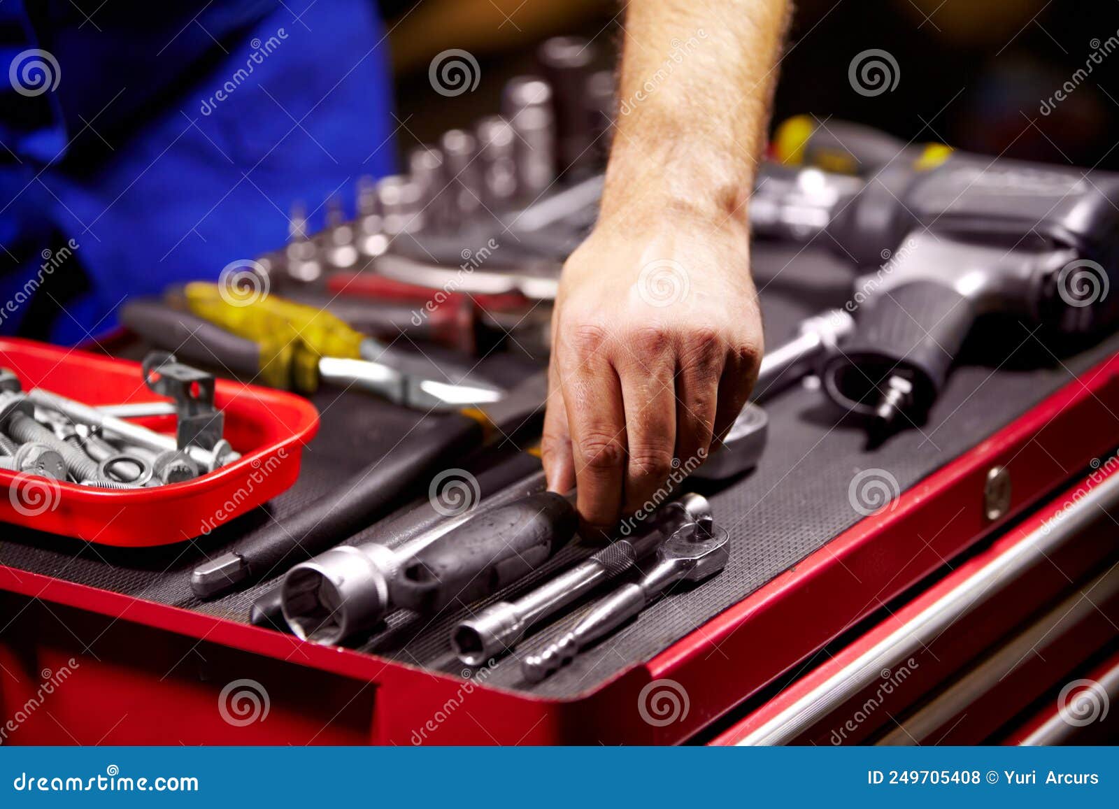 Finding the Perfect Tool. Cropped Image of a Mans Hands Grabbing a Tool ...