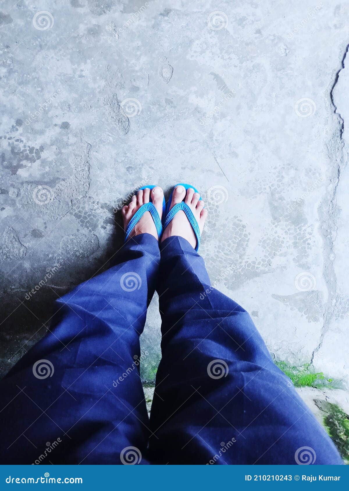 6 Fingers in foot stock image. Image of colour, portrait - 210210243