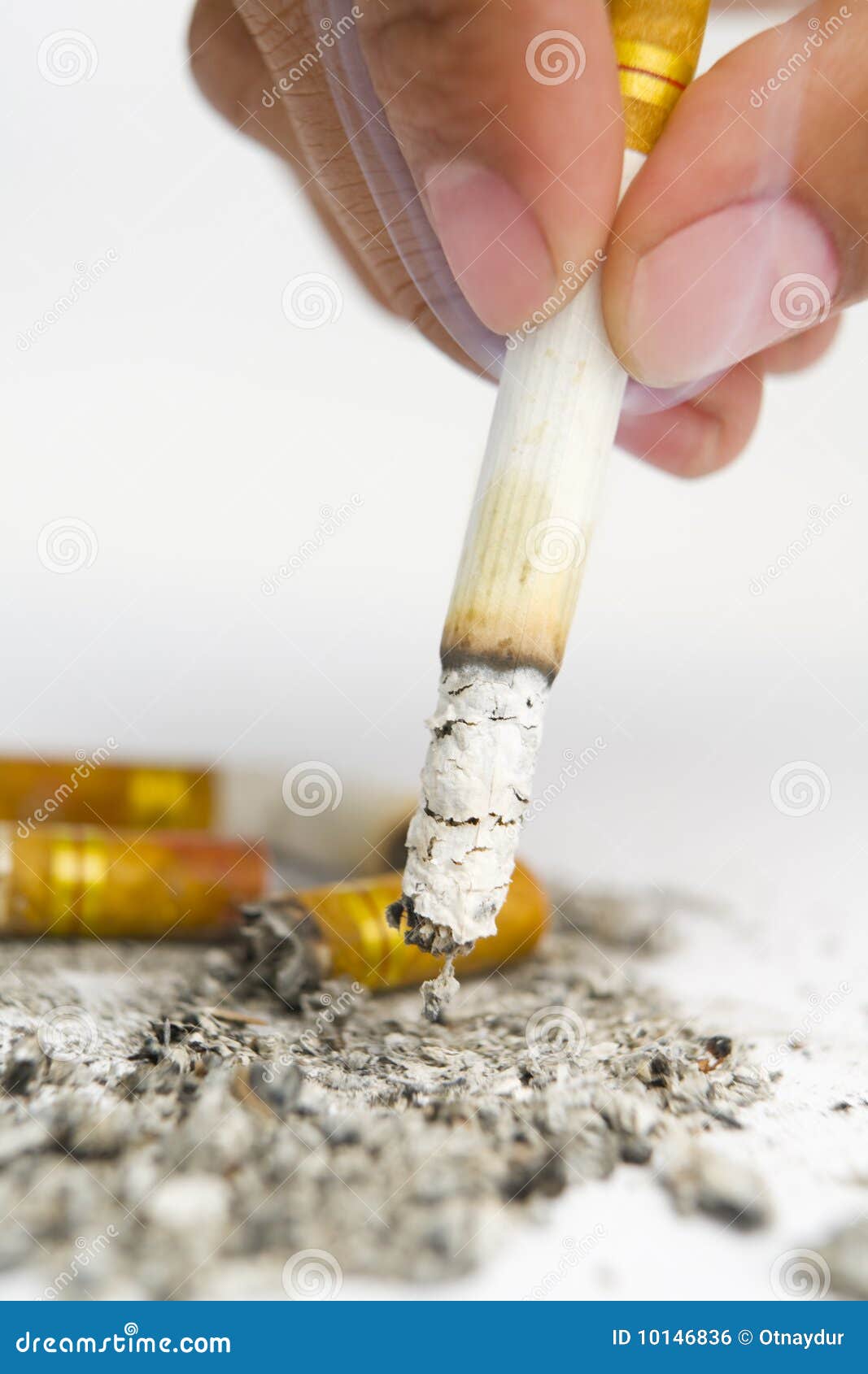 Fingers Turn Off the Cigarrete Stock Photo - Image of burnt, smoking ...