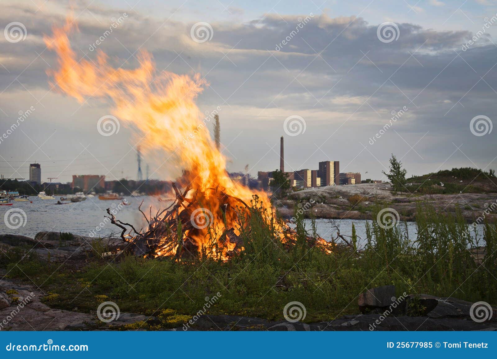 Finland: Mid Summer Bonfire Editorial Image - Image of coast, tradition ...