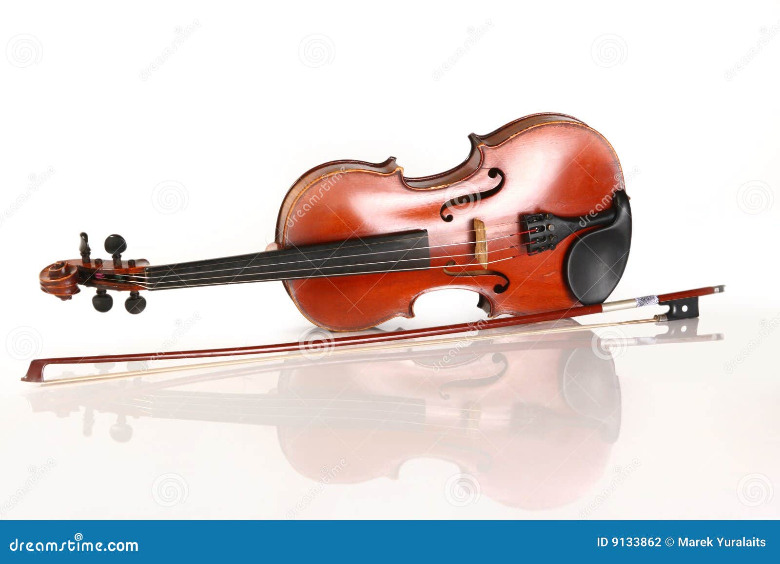 Fiol arkivfoto. Bild av dygdigt, operett, musikal, isolerat - 9133862