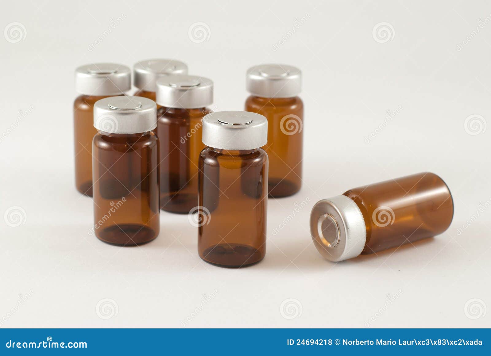 Fioles d'injection photo stock. Image of matériel, grippe - 24694218