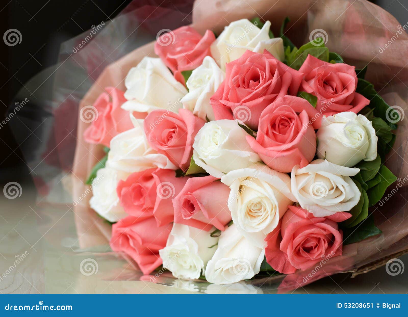 Fiore Delle Rose Rosa E Bianche Del Mazzo Immagine Stock - Immagine di ...